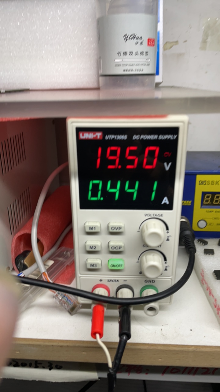 神州战神NH50HP笔记本触发后跑到0.56左右风扇狂转不亮机cpu不热求帮忙谢-迅维网-维修论坛